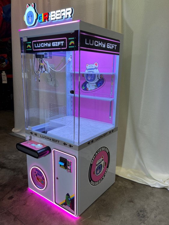 Claw Machine (GIR Bear) - Inflatable Adventures in Sacramento, CA